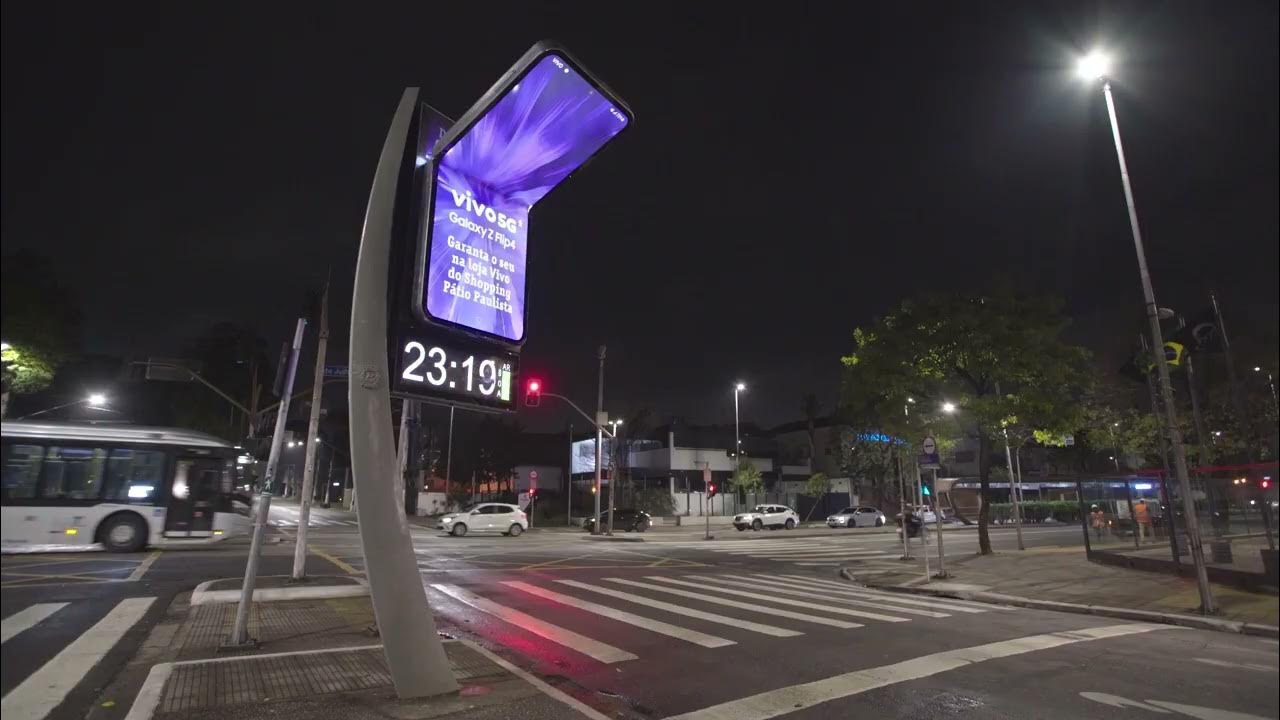 What is Digital OOH? 7 Examples of Digital-Out-of-Home Advertising